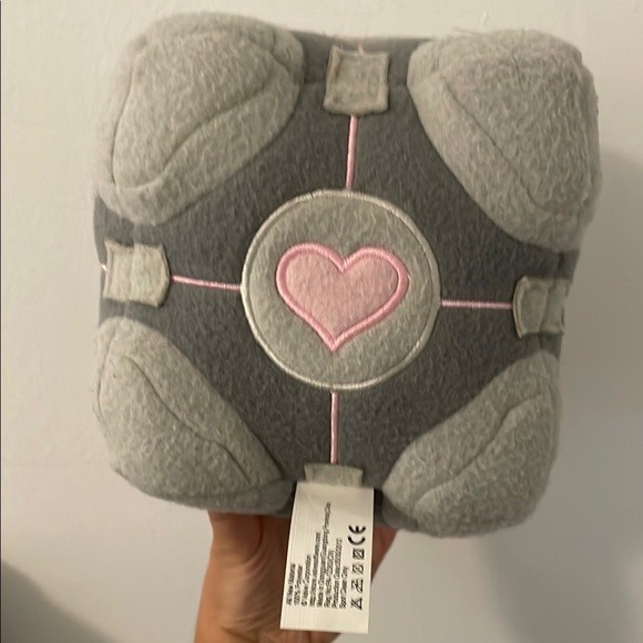 Valve | Other | Valve Official Portal Plush Companion Cube With Heart ...